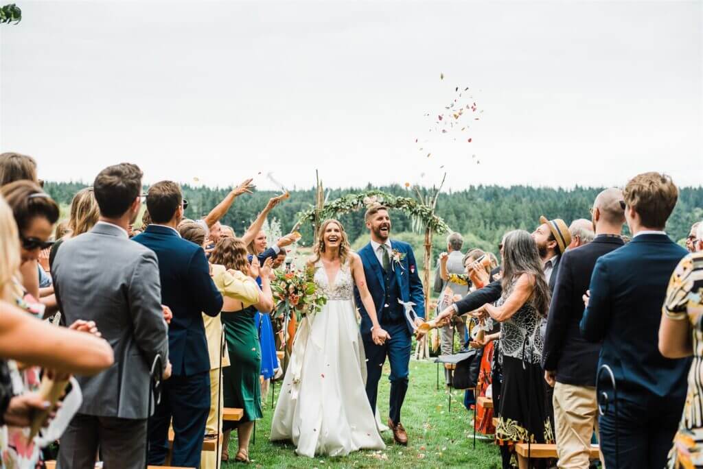 5 Wedding Exit Ideas for an Epic Send-off | Guestie